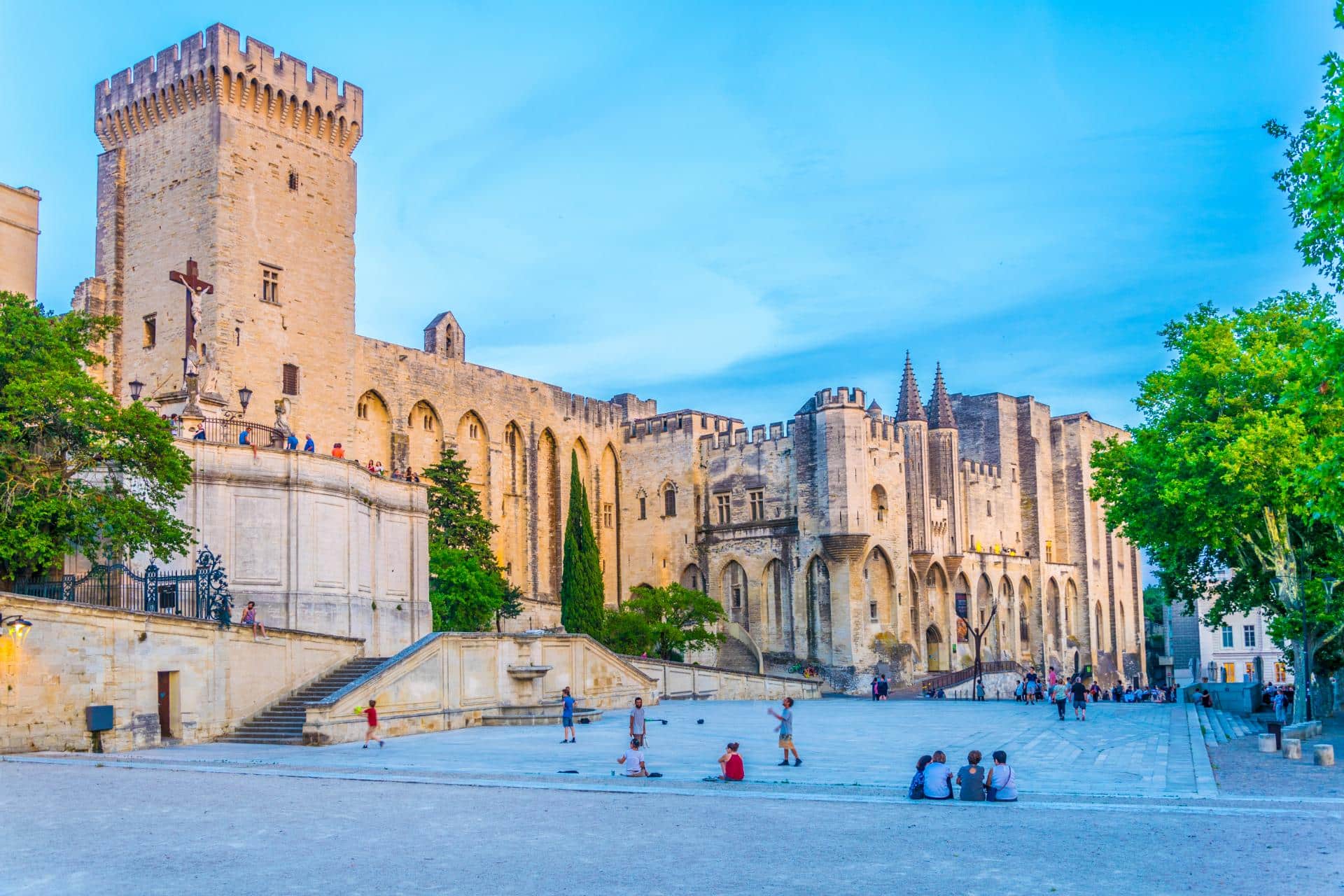Avignon and its Unesco heritage: Palace of the Popes - Avignon Parc ...